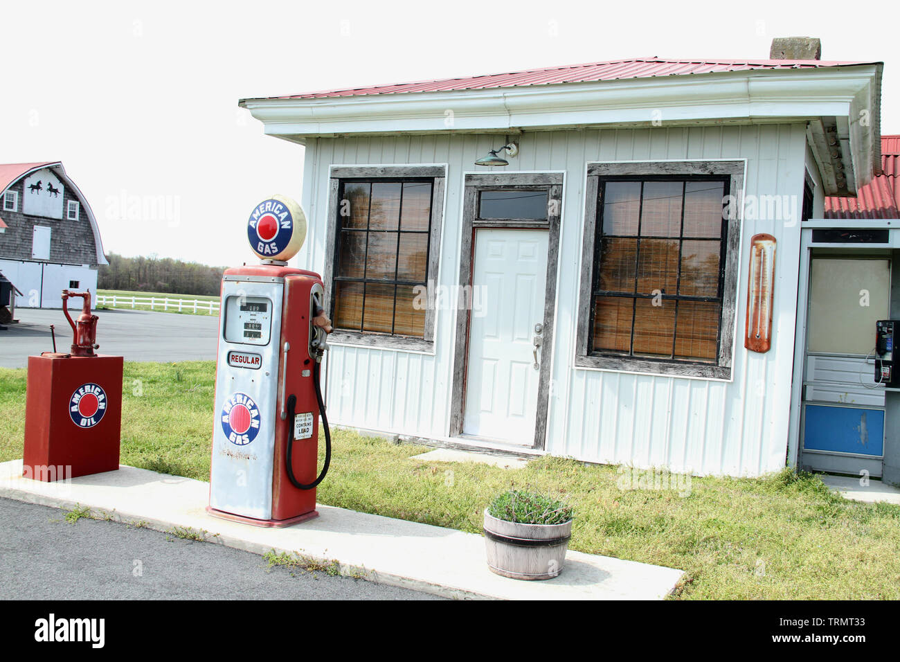 Old Gas Station High Resolution Stock Photography and Images - Alamy