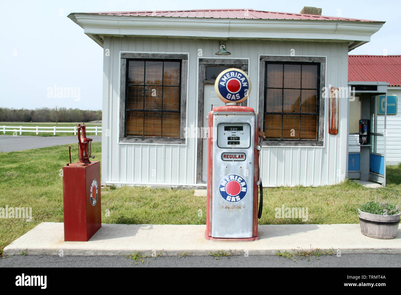 Old Gas Station High Resolution Stock Photography and Images - Alamy