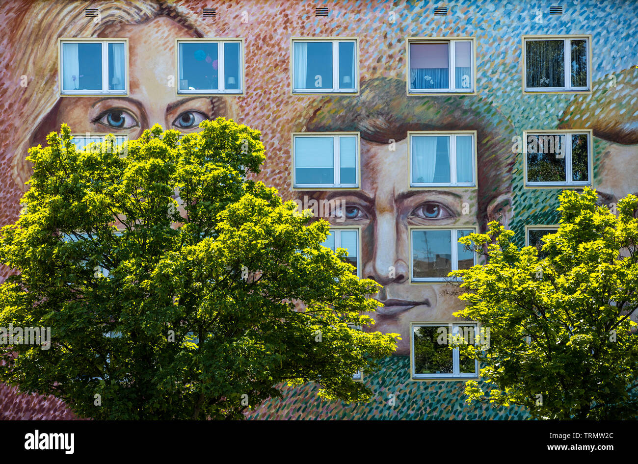 Building facade faces hi-res stock photography and images - Alamy