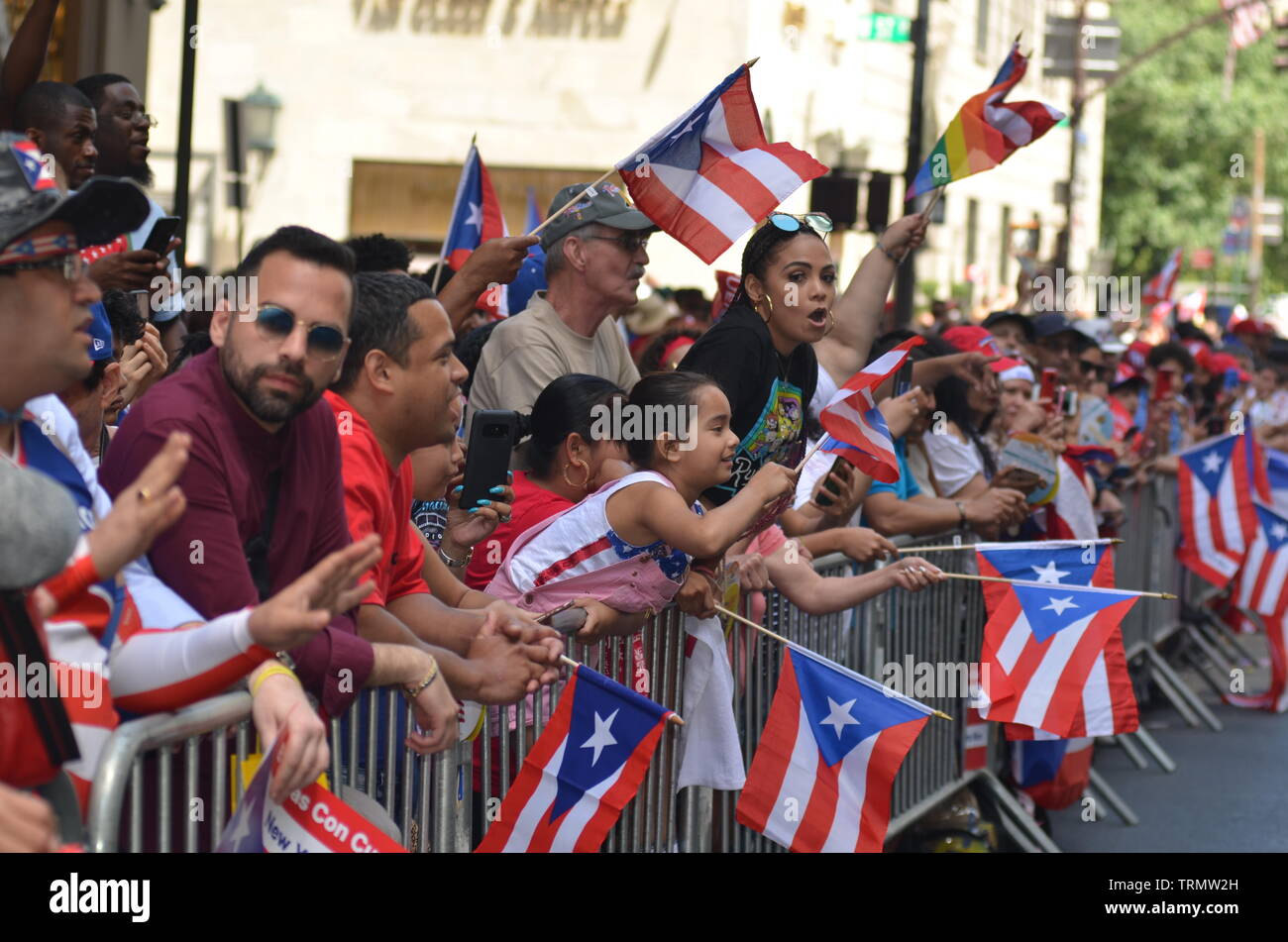 New York, NY: Thousands of people participated at the annual Puerto ...