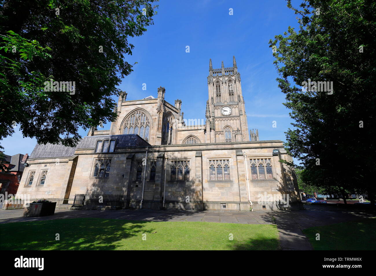 Leeds minster east face hi-res stock photography and images - Alamy