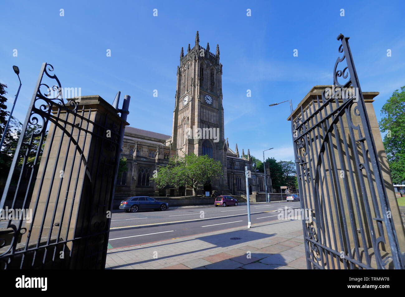 View of Leeds Minster from St John's Park in Leeds City Centre Stock ...