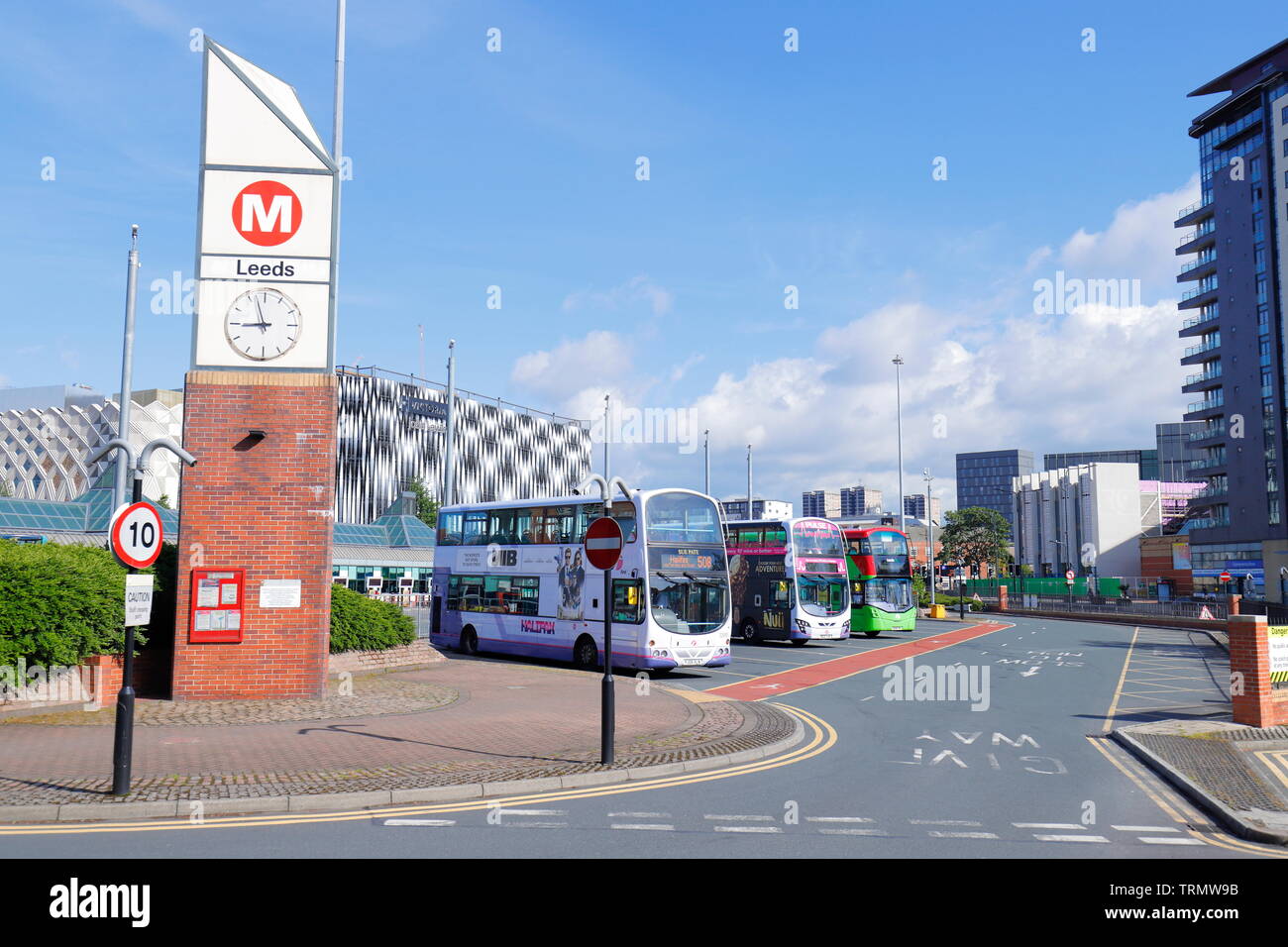 Leeds Bus Station Stock Photo - Alamy