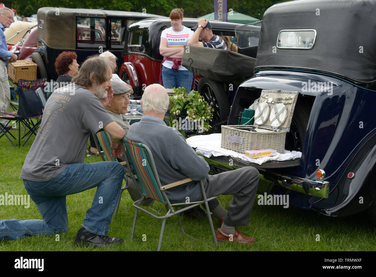 People enjoying picnic with vintage cars, at Autorama, Nottingham Stock ...