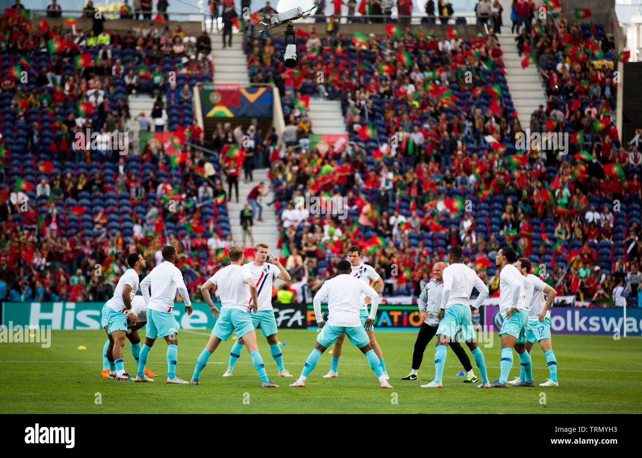The team of Netherlands warm up Stock Photo - Alamy