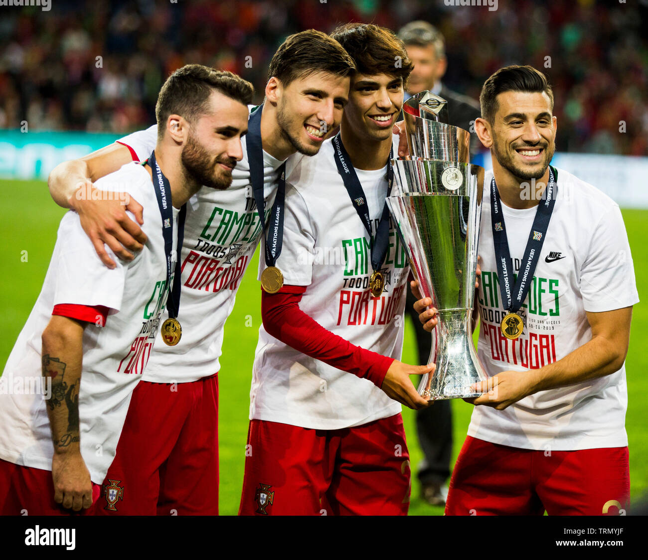 The players of Portugal celebrate the victory Stock Photo - Alamy