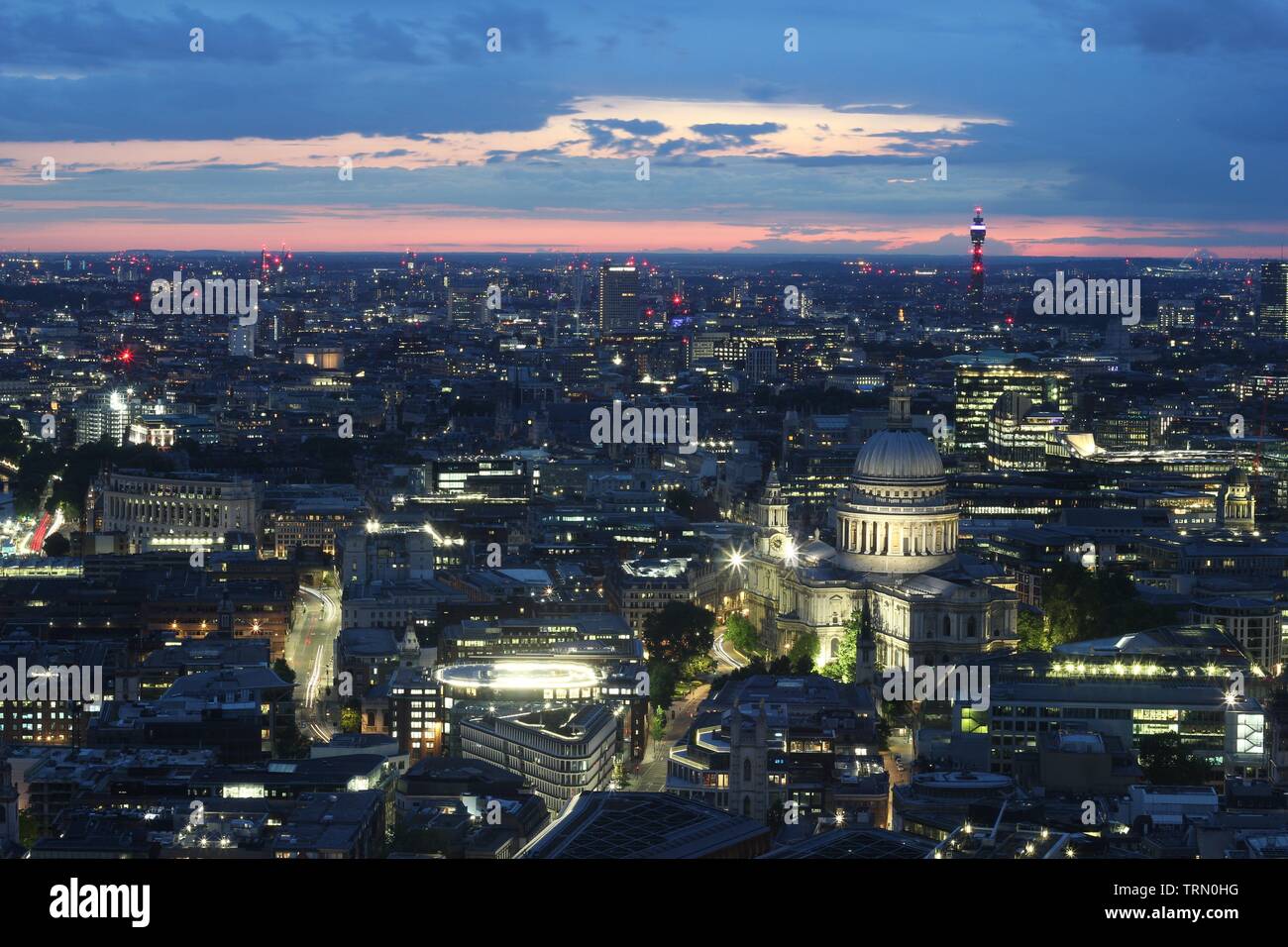 London skyline night bt tower hi-res stock photography and images - Alamy