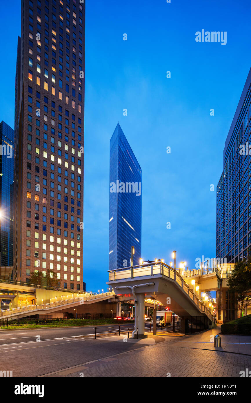 The dentsu building hi-res stock photography and images - Alamy