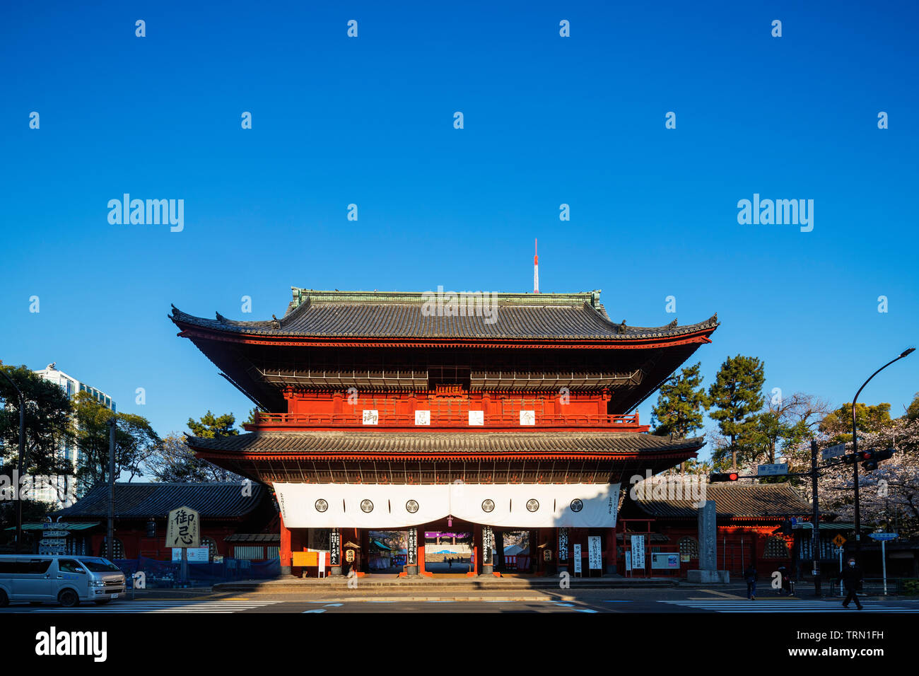 Zojoji shrine hi-res stock photography and images - Alamy