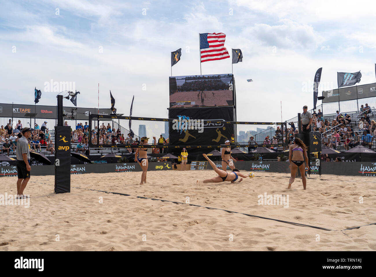 Karissa Cook/Jace Pardon competing against Caitlin Ledoux/Geena Urango ...