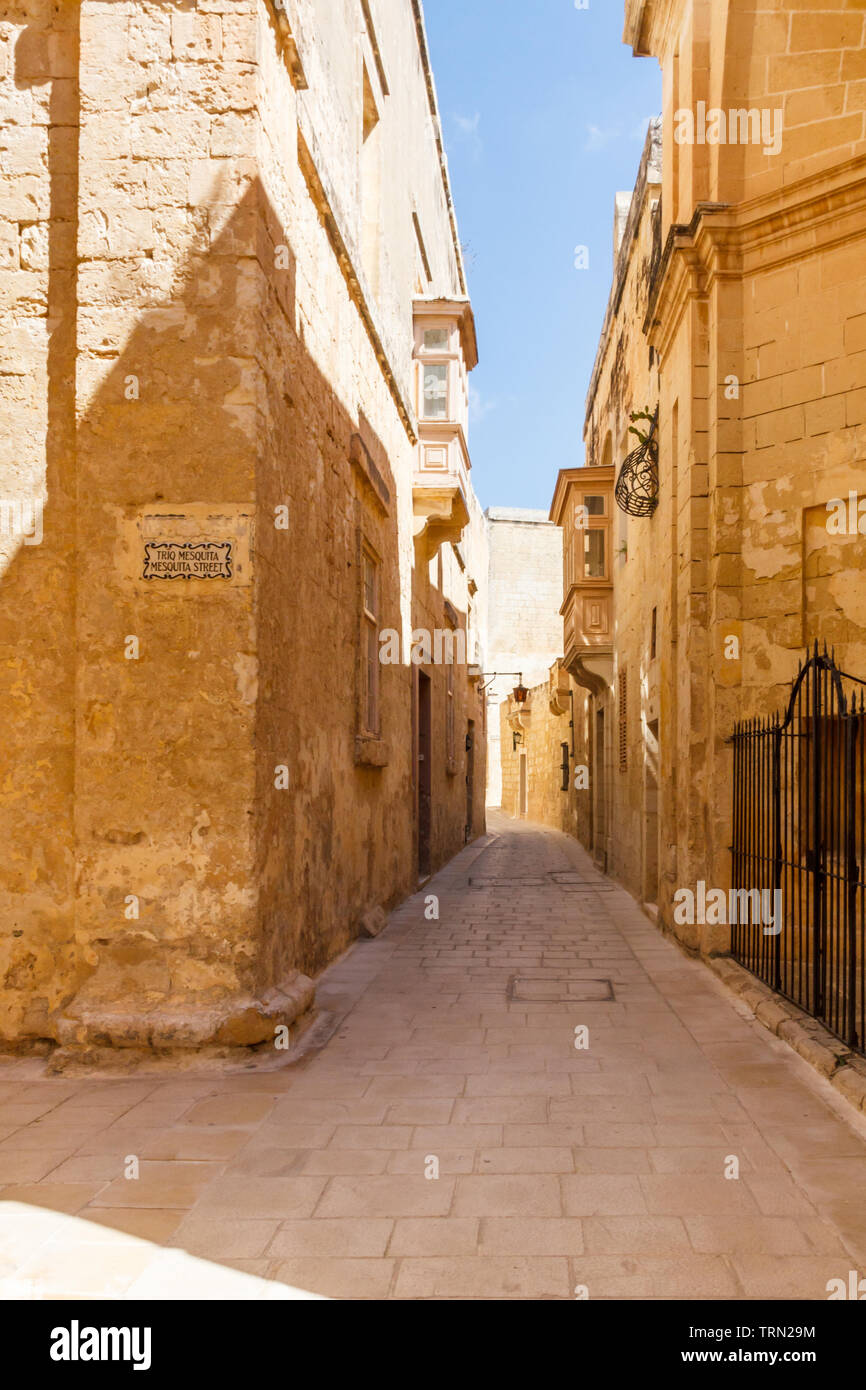 Ancient walled city hi-res stock photography and images - Alamy