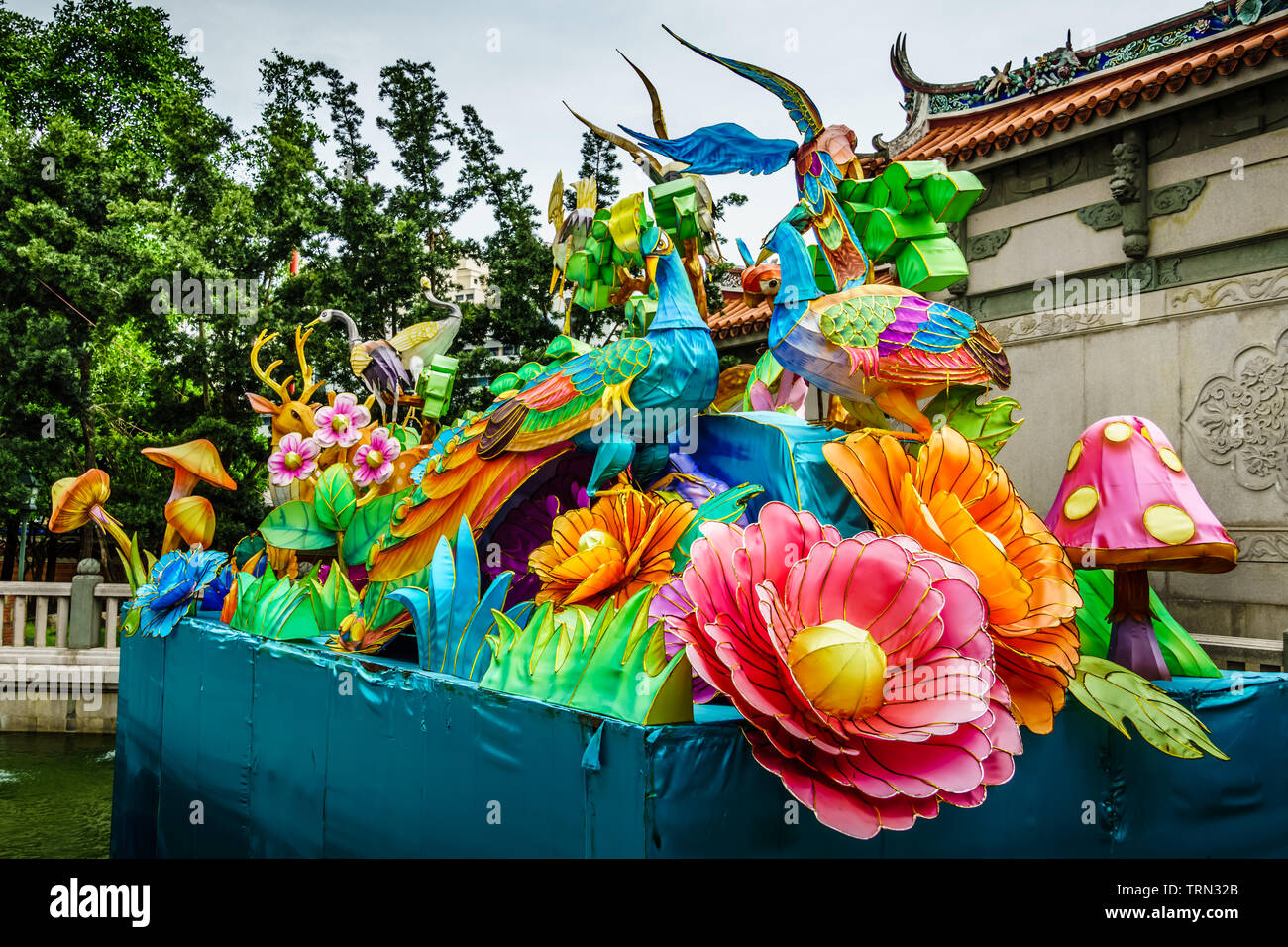 Singapore - Dec 18, 2018: Famous Lian Shan Shuang Lin Temple in Toa ...