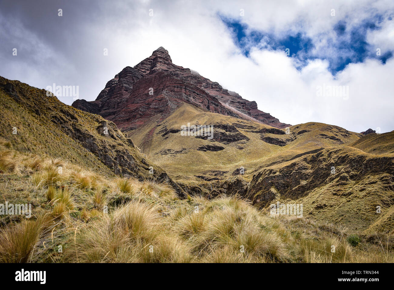 Dramatic mountain scenery on the Ancascocha Trek between Cusco and ...