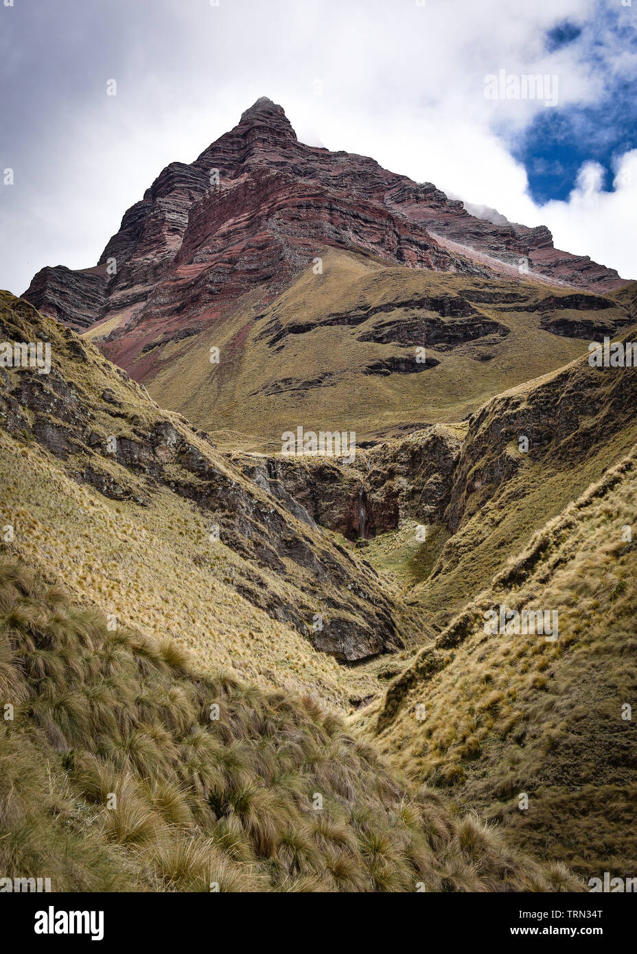 Dramatic mountain scenery on the Ancascocha Trek between Cusco and ...