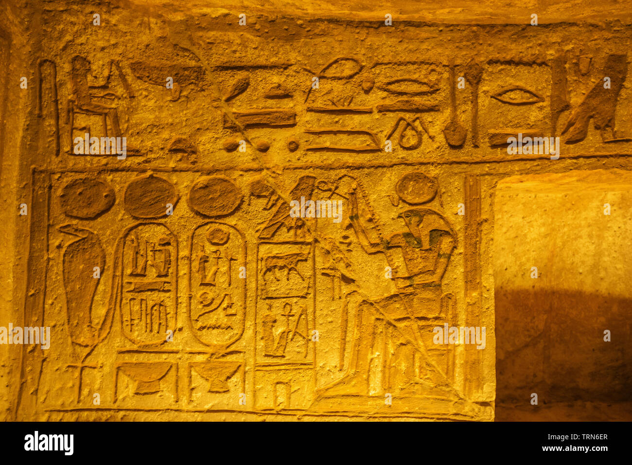 Egyptian hieroglyphs battle hi-res stock photography and images - Alamy