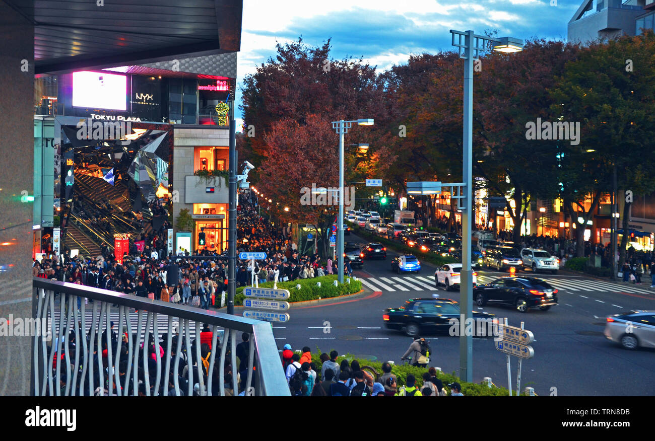 Overpopulation crowd hi-res stock photography and images - Alamy