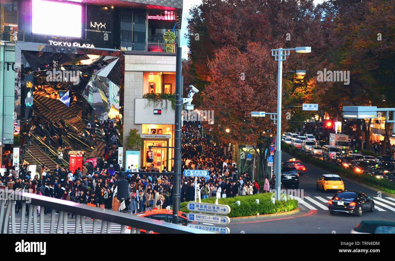 Tokyo, Japan - November 23, 2018: Crowded streets in Harajuku at rush ...