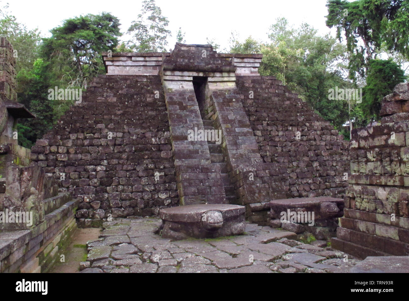 Candi sukuh java hi-res stock photography and images - Alamy