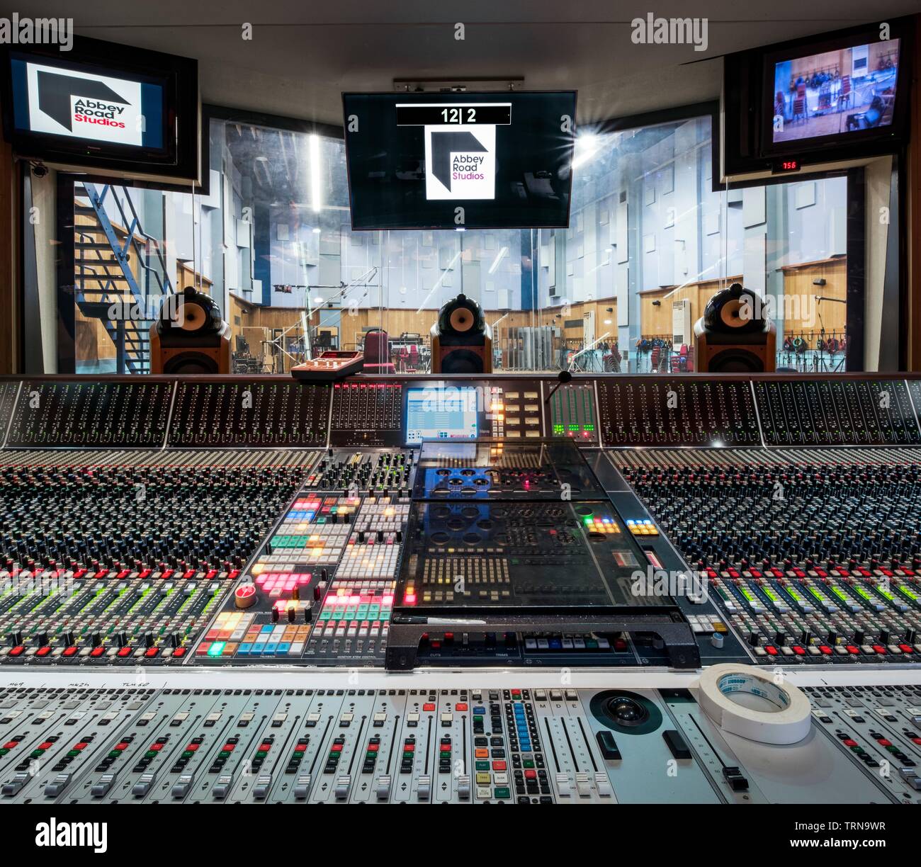 Abbey road studio interior hi-res stock photography and images - Alamy