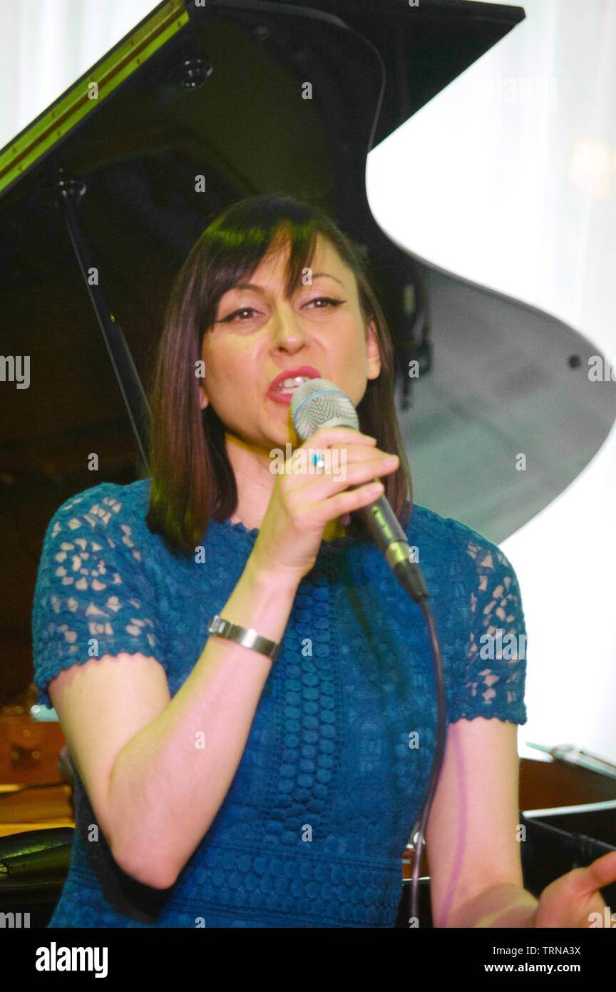 Female singer performing at jazz club hi-res stock photography and ...