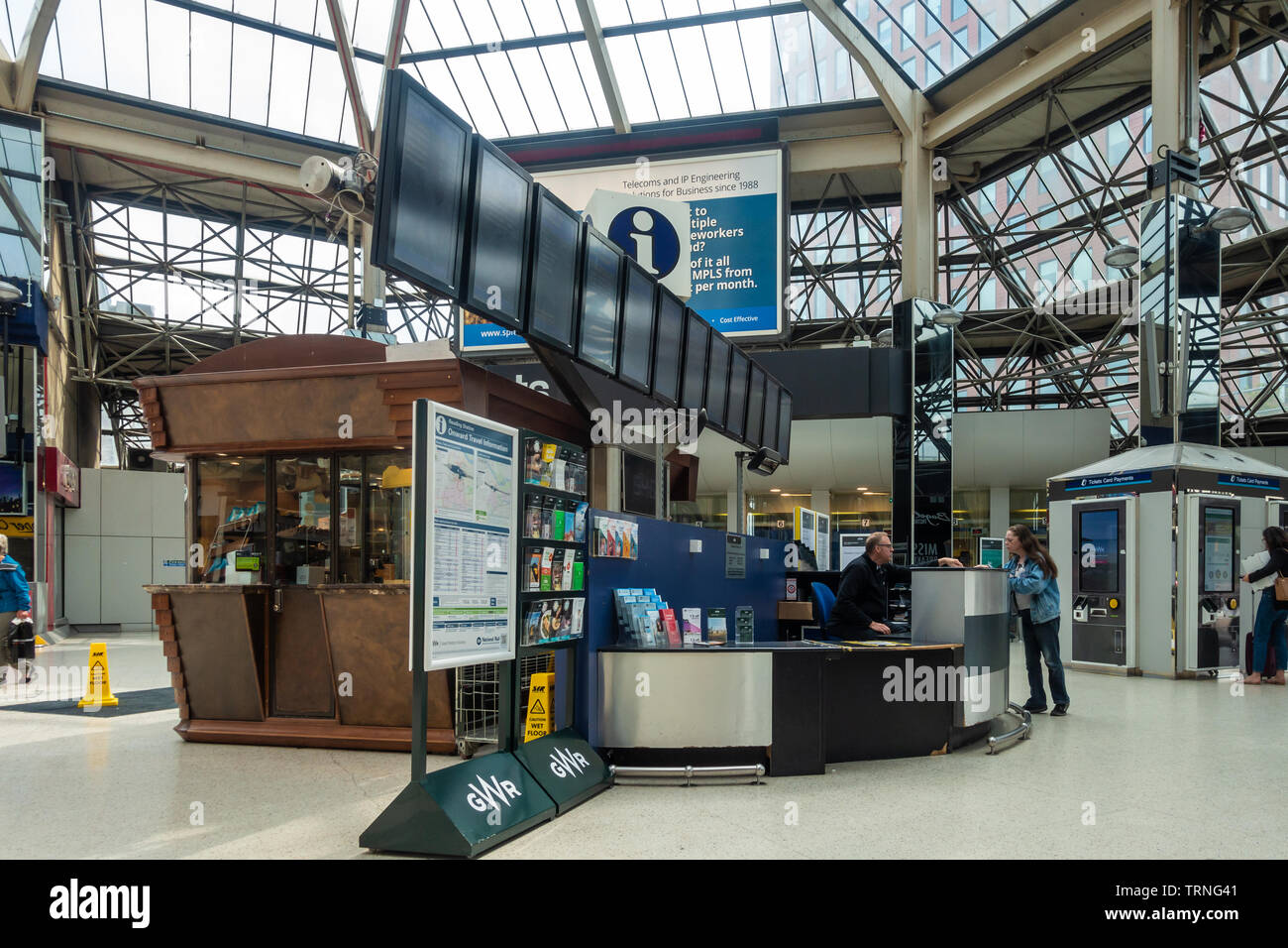 Station information desk hi-res stock photography and images - Alamy