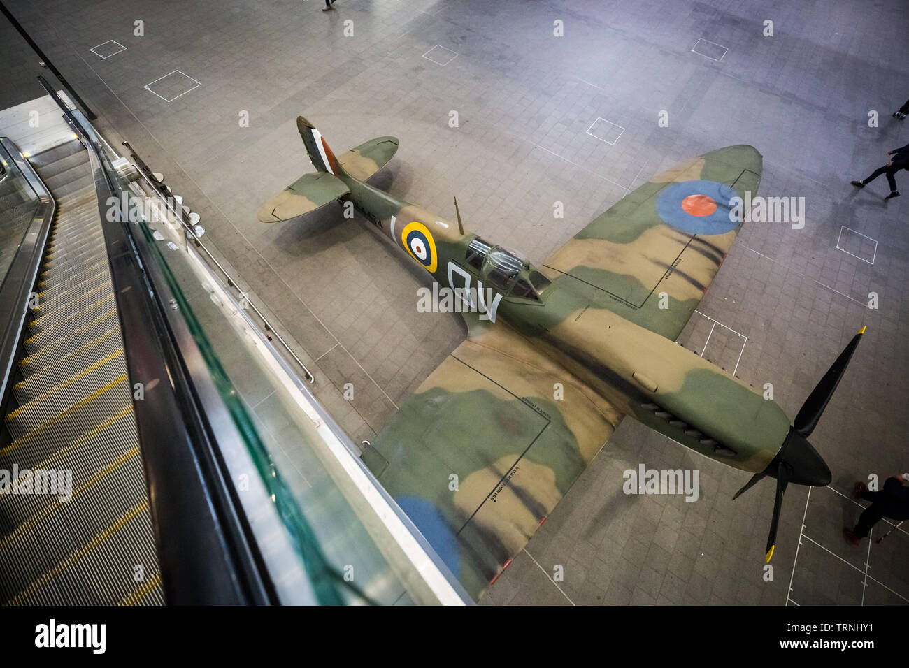 D day spitfire hi-res stock photography and images - Alamy