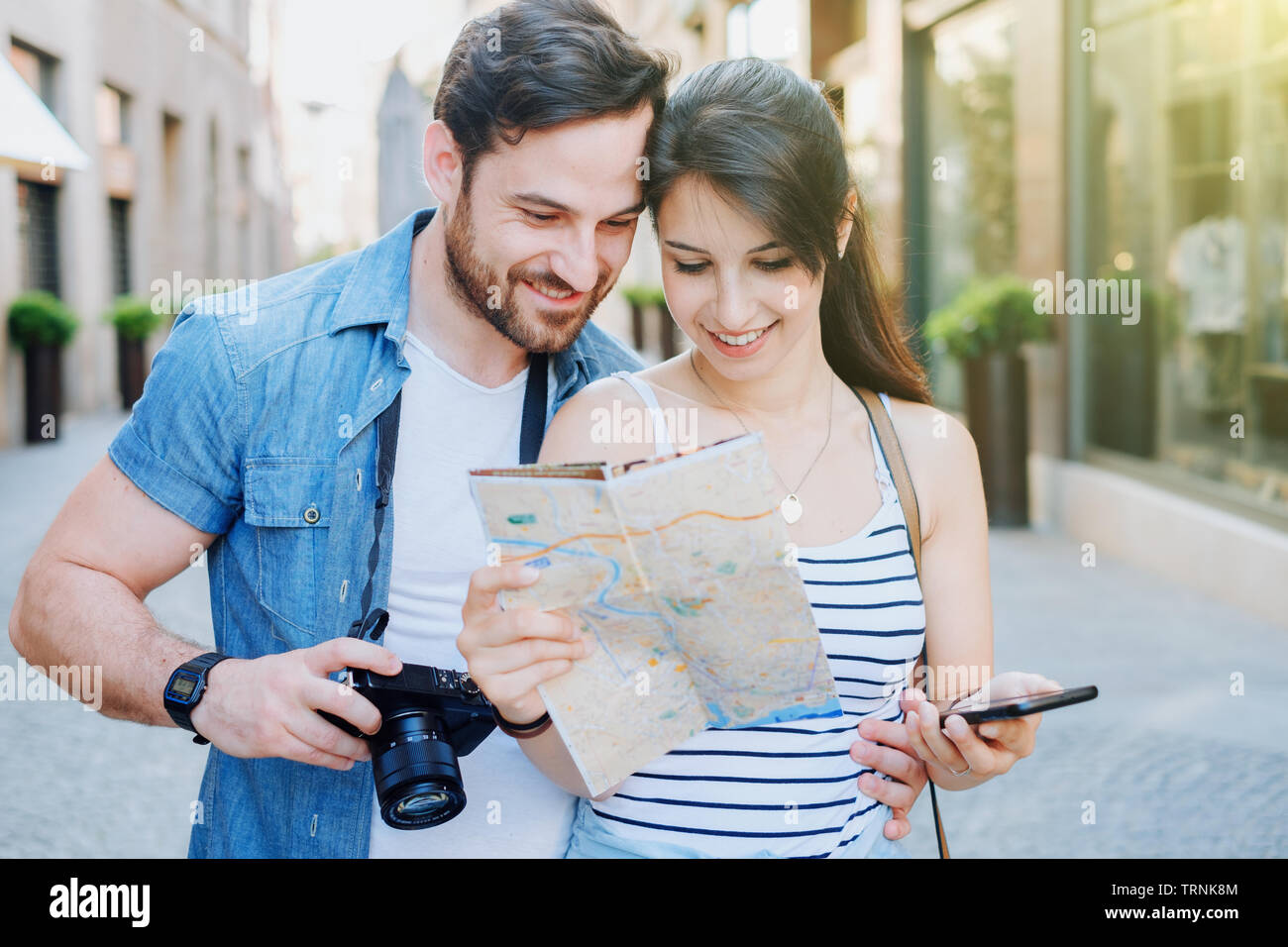 Street tourists mobile map hi-res stock photography and images - Alamy