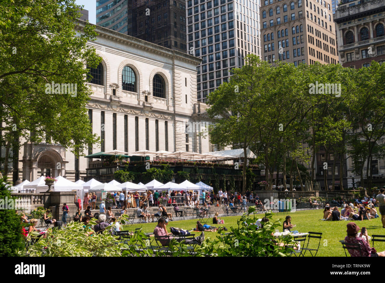 Bryant park scene hi-res stock photography and images - Alamy