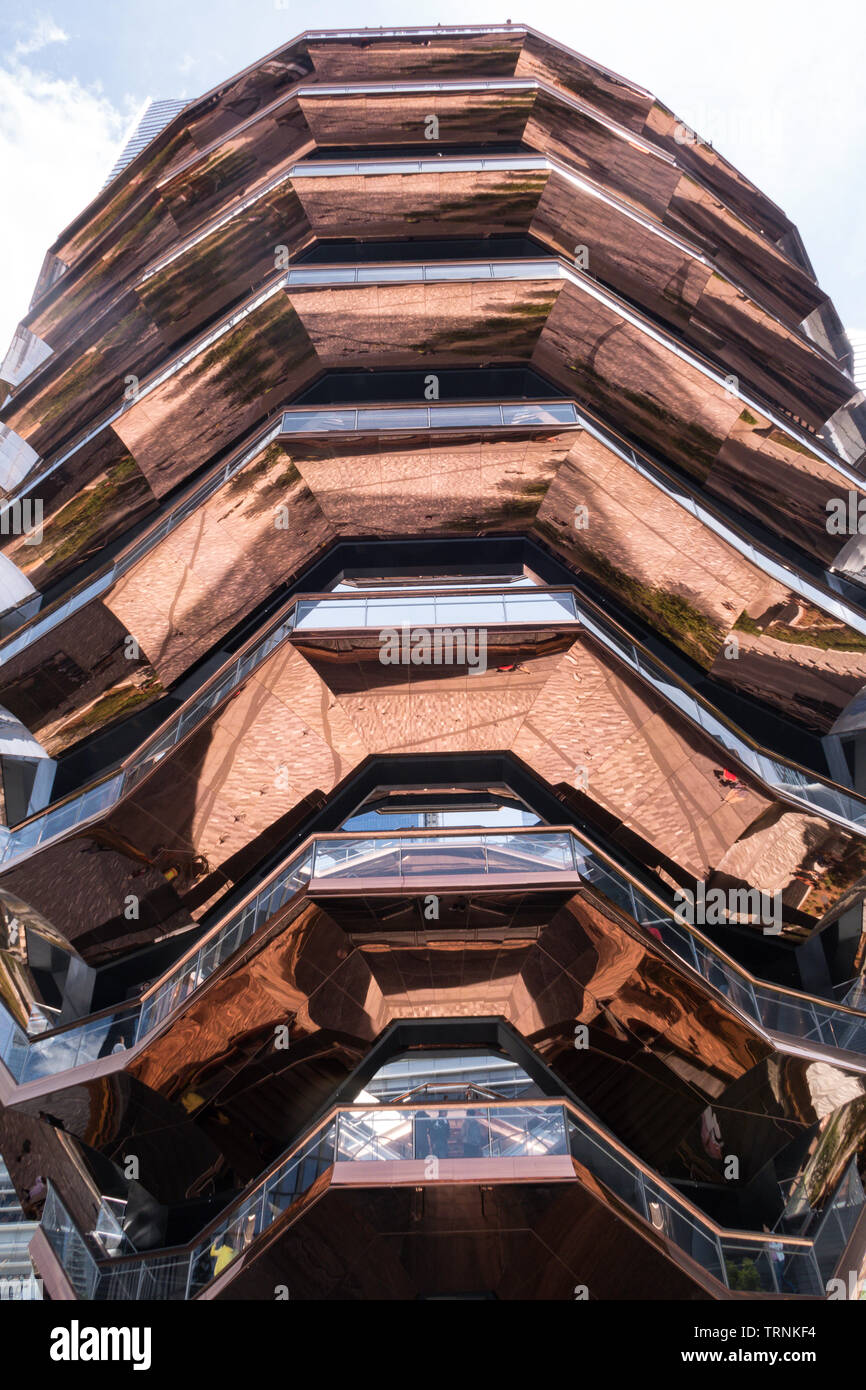 The Vessel structure is the centerpiece of the Hudson Yards Complex ...