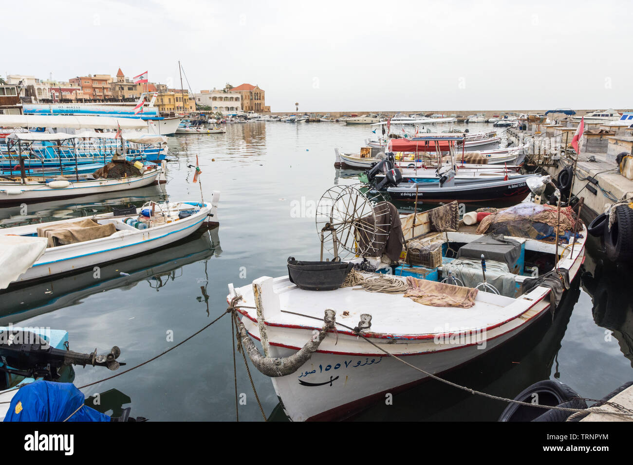 Tyre to tyre hi-res stock photography and images - Alamy