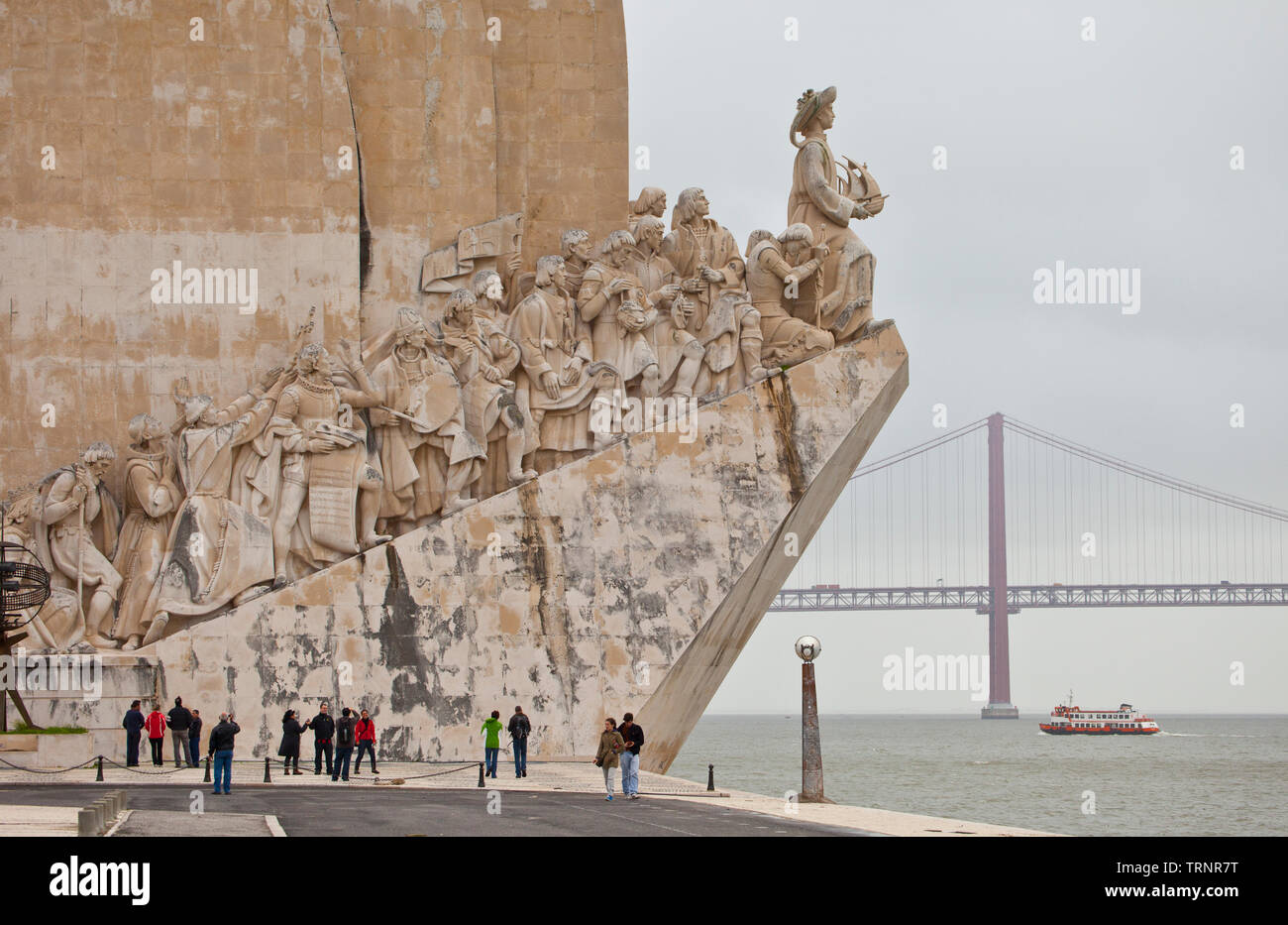 Monumento de los descubridores hi-res stock photography and images - Alamy