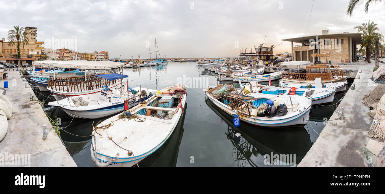 Boats in Tyre harbour in early morning, Tyre, Lebanon Stock Photo - Alamy
