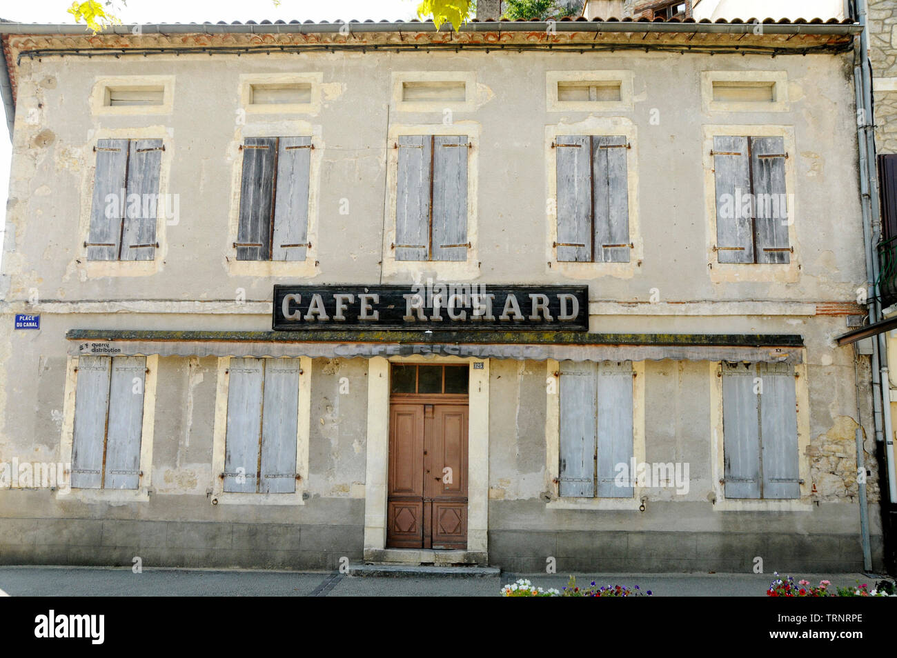 Old French Cafe Bar in town square Stock Photo - Alamy