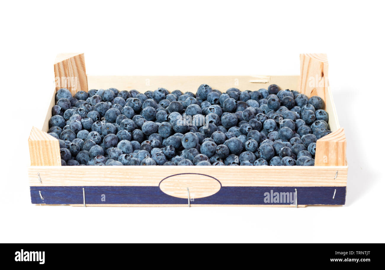 wooden box containing fresh blueberries Stock Photo - Alamy
