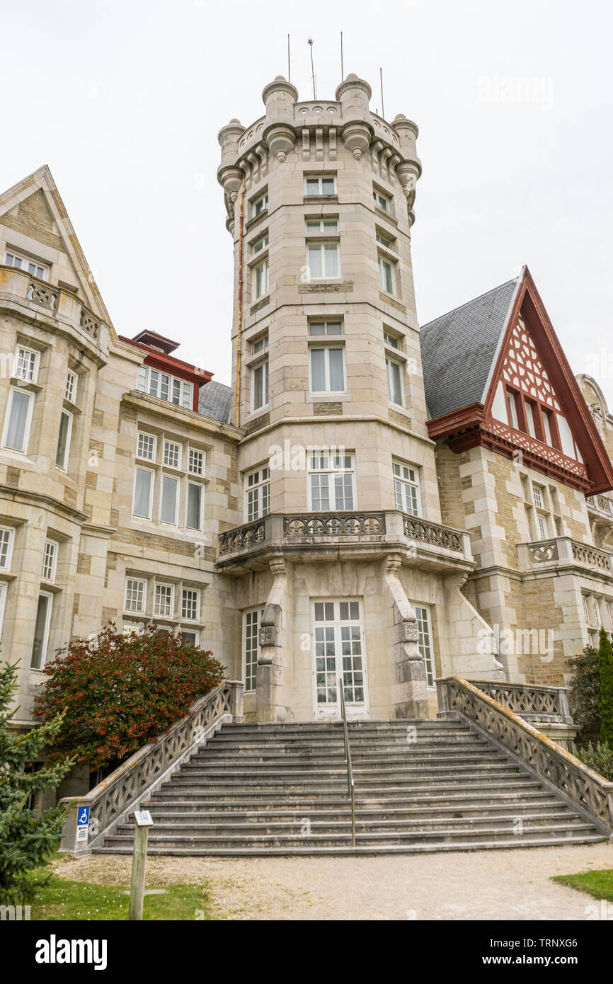 English landscape garden influence hi-res stock photography and images ...