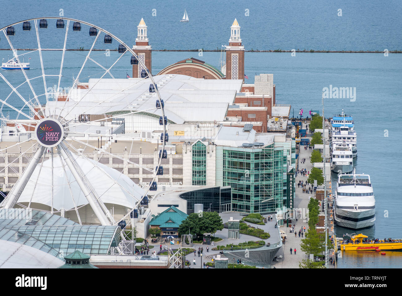 Aerial view of Navy Pier Stock Photo - Alamy