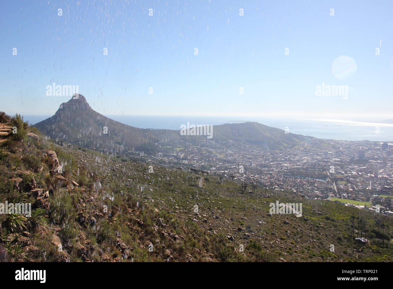 Behind table mountain hi-res stock photography and images - Alamy