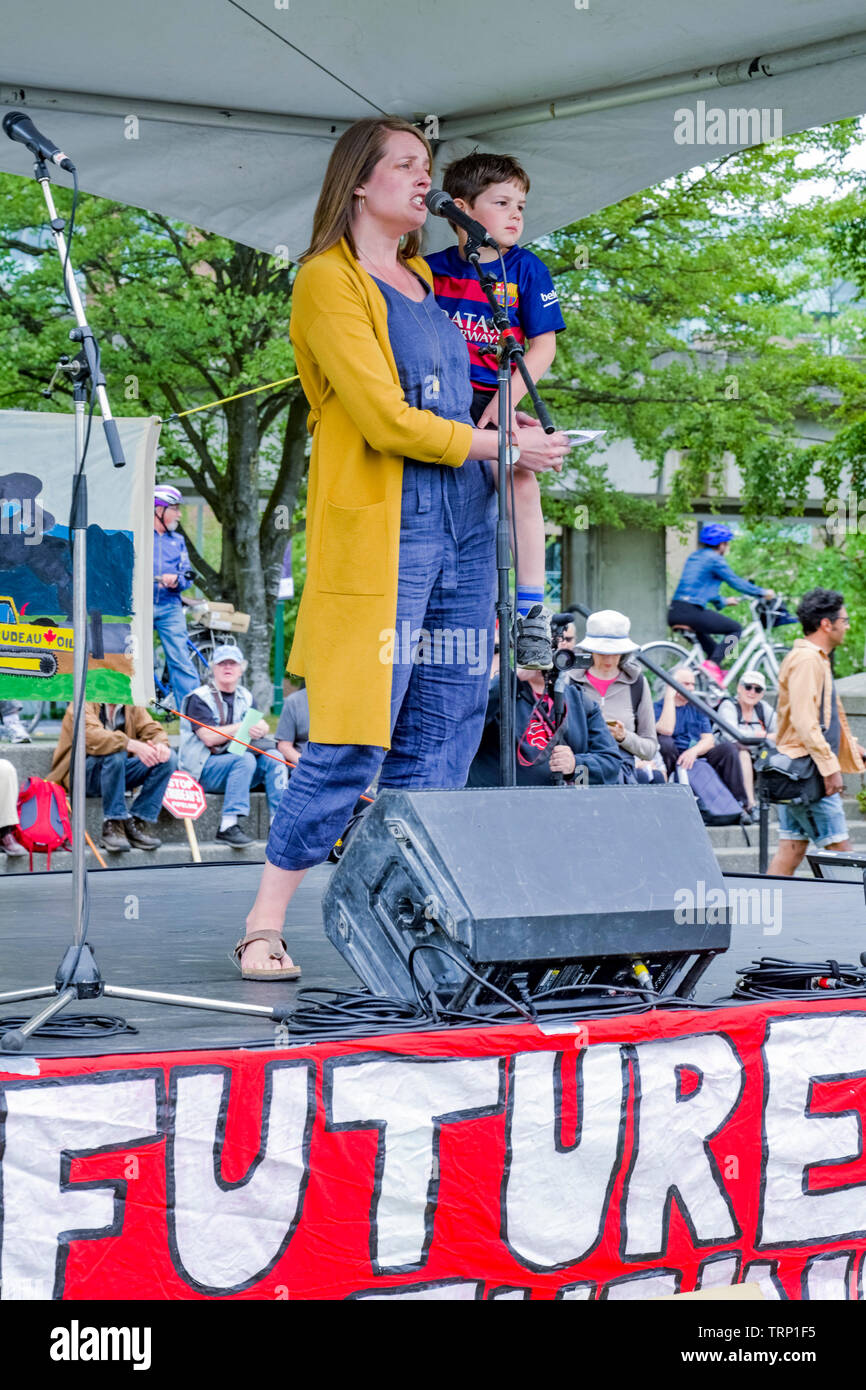 Vancouver City councillor Christine Boyle speaks at No Pipeline Rally ...