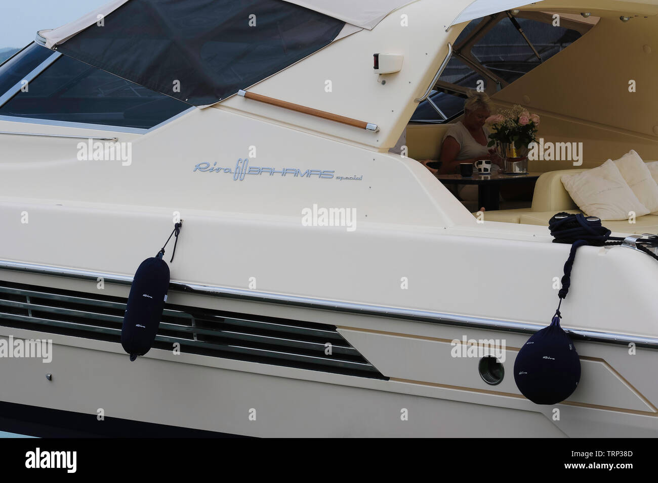 LUNA DEL MARE - RIVA 60 BAHAMAS SPECIAL - Yacht - Port de Saint Tropez ...