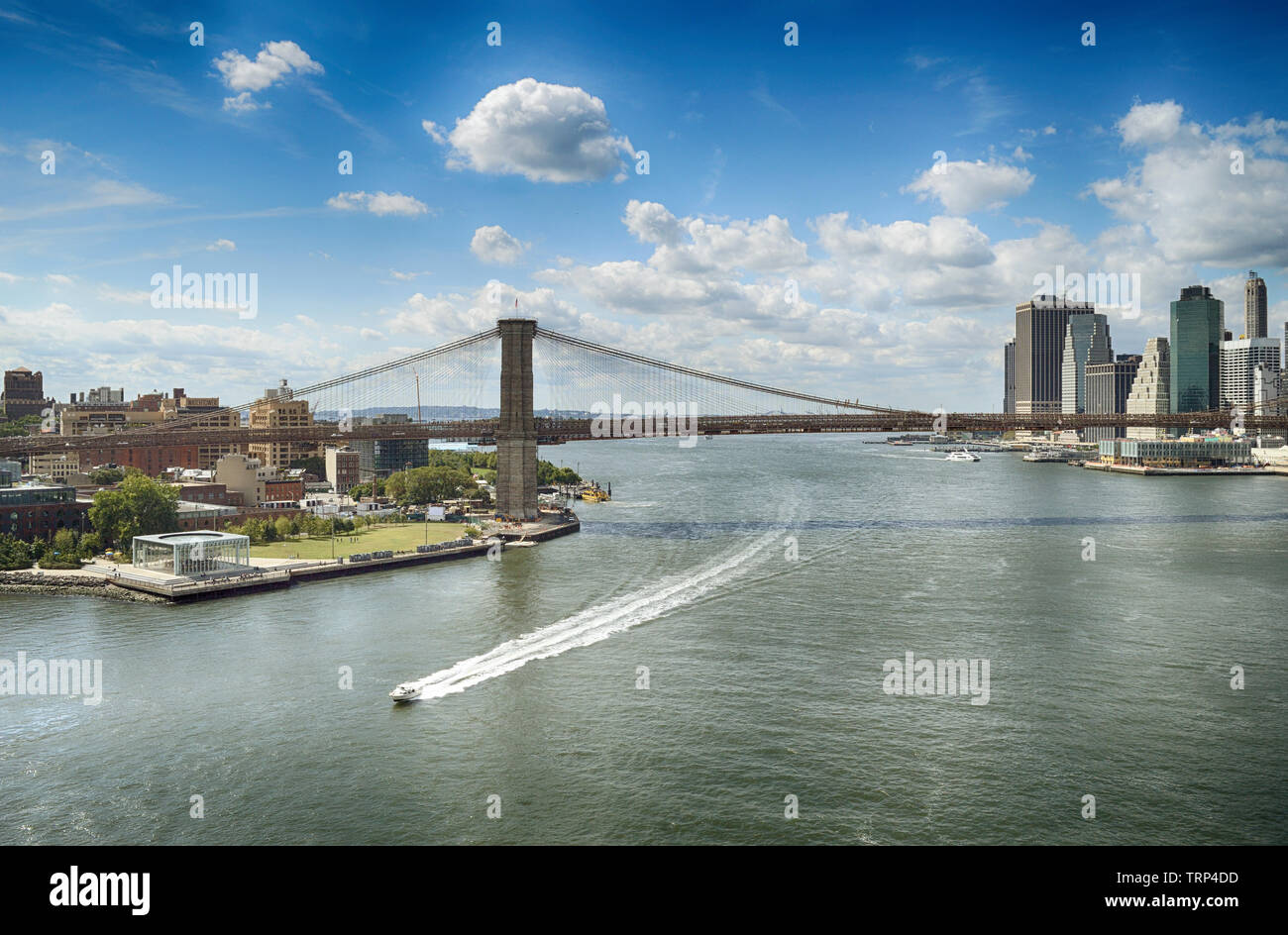Brooklyn bridge tower janes carousel hi-res stock photography and ...