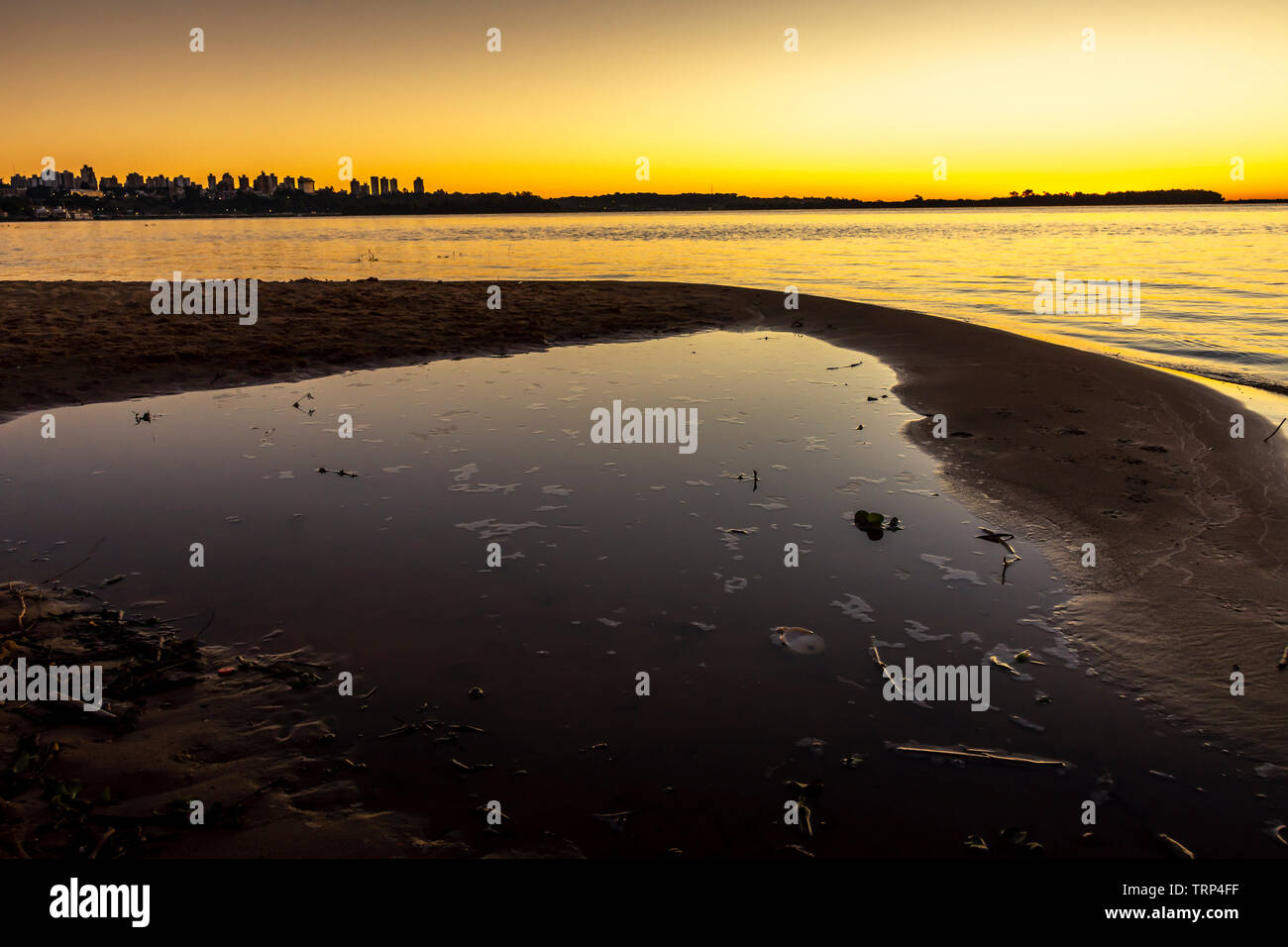 Bright glow on beach hi-res stock photography and images - Alamy