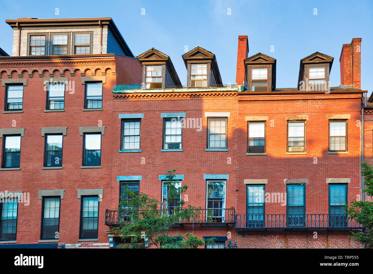 Landmark Boston Beacon Hill streets and historic brick buildings Stock ...