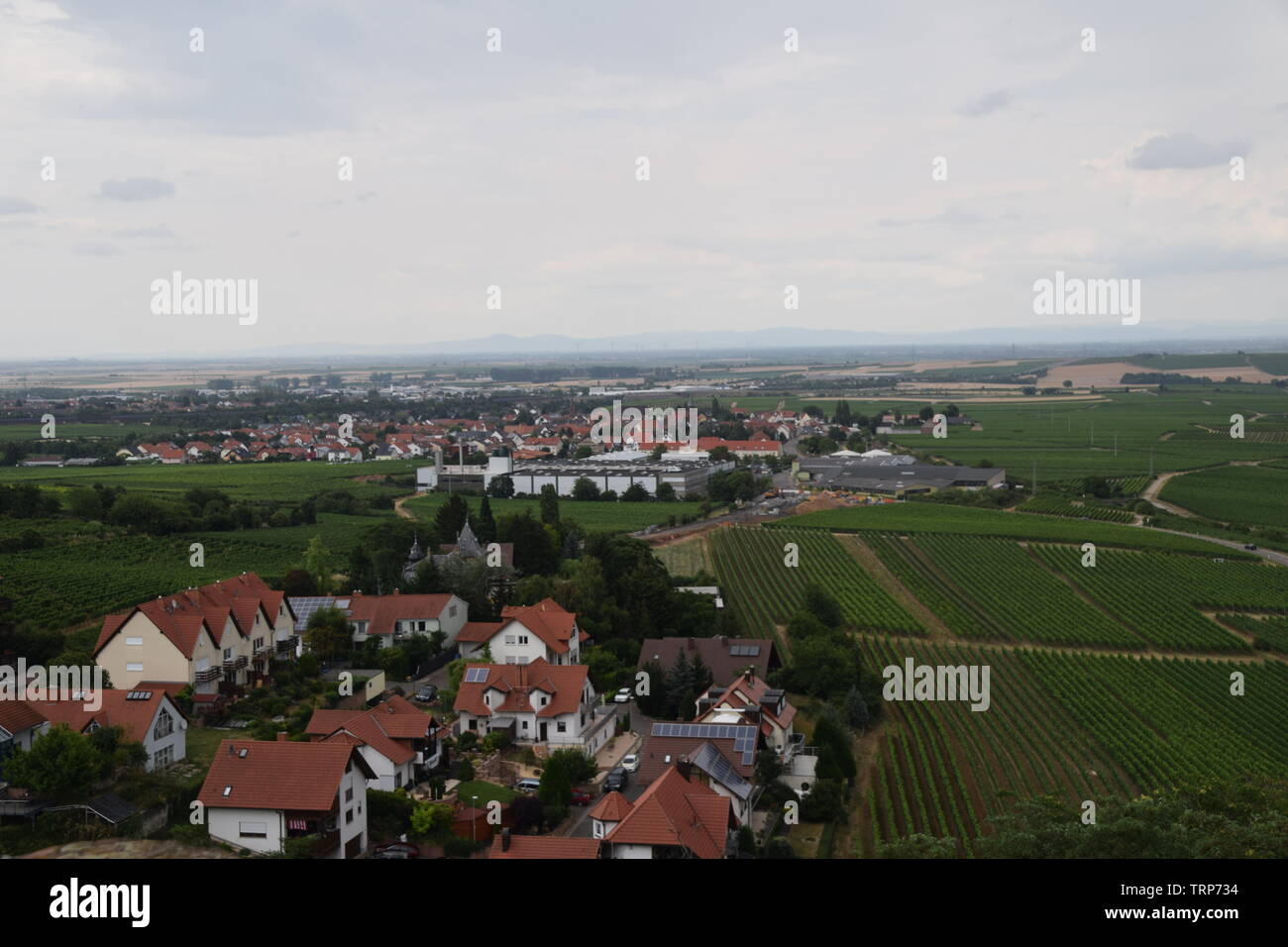A view of Neuleiningen, a town in the Rhineland of Germany Stock Photo ...