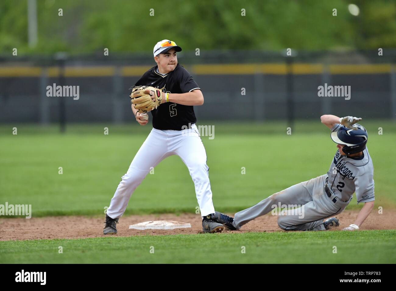 Baserunner slide sliding hi-res stock photography and images - Alamy