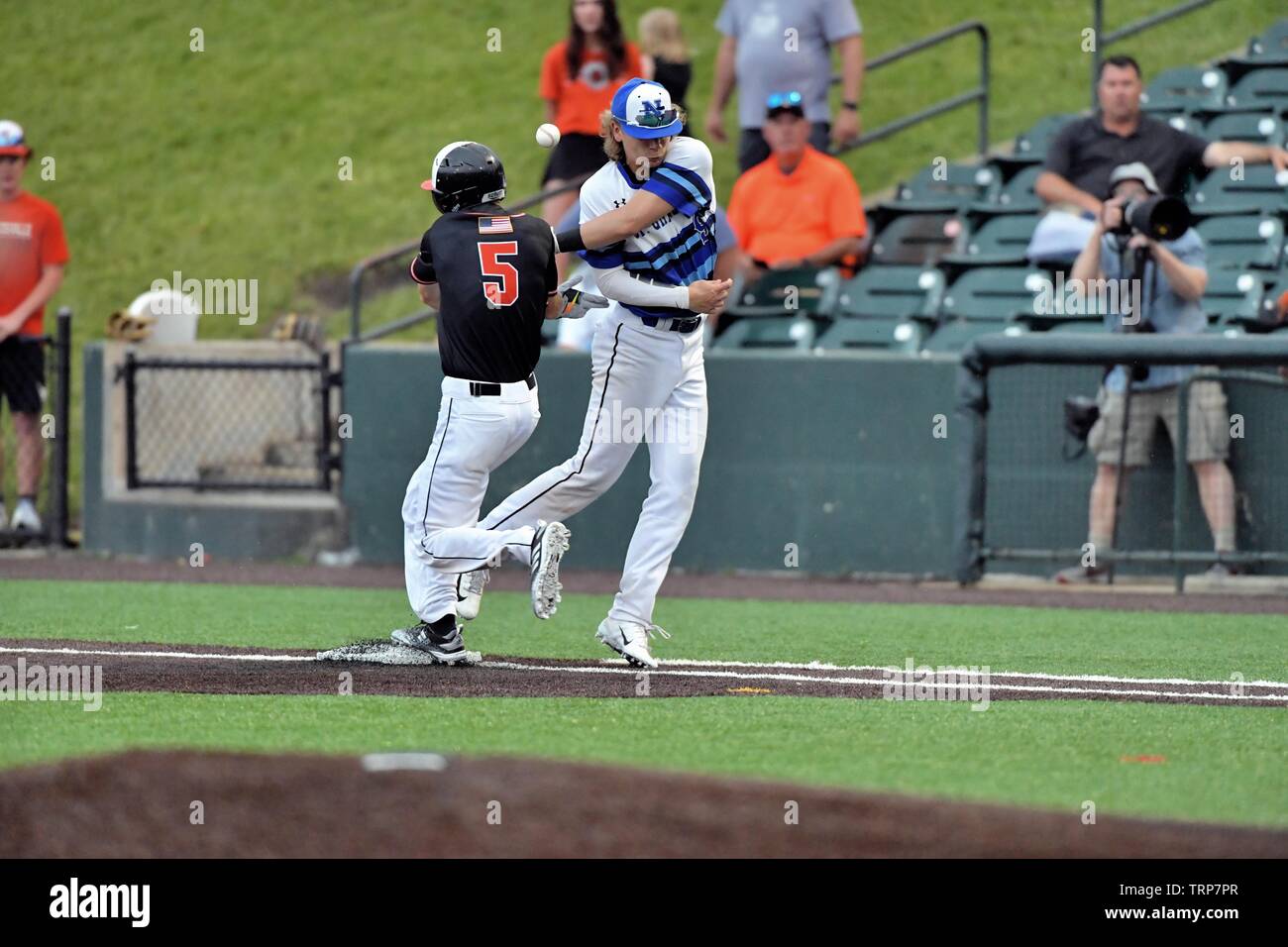 First base line hi-res stock photography and images - Alamy