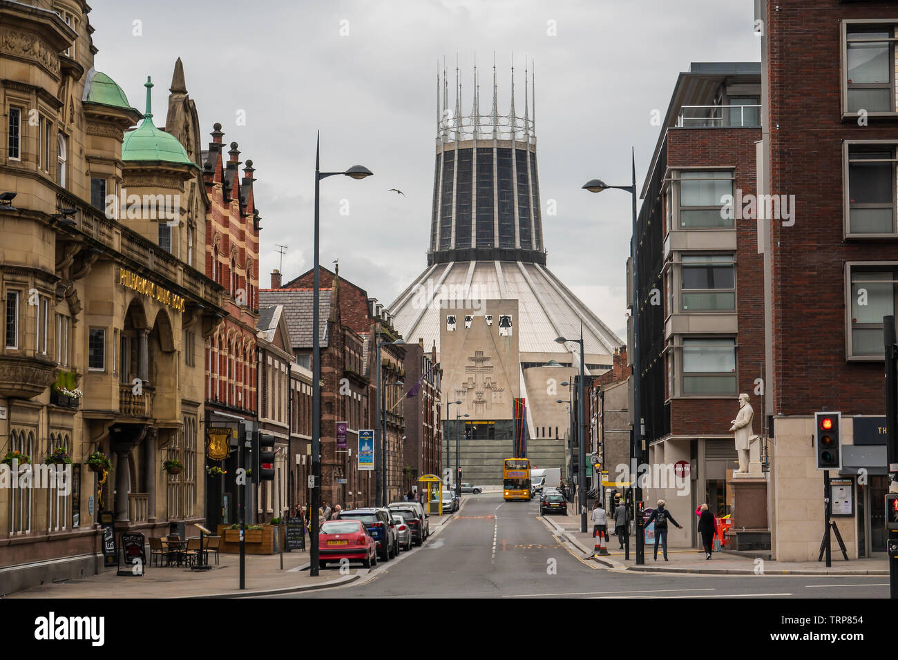 Liverpool philharmonic dining rooms hi-res stock photography and images ...
