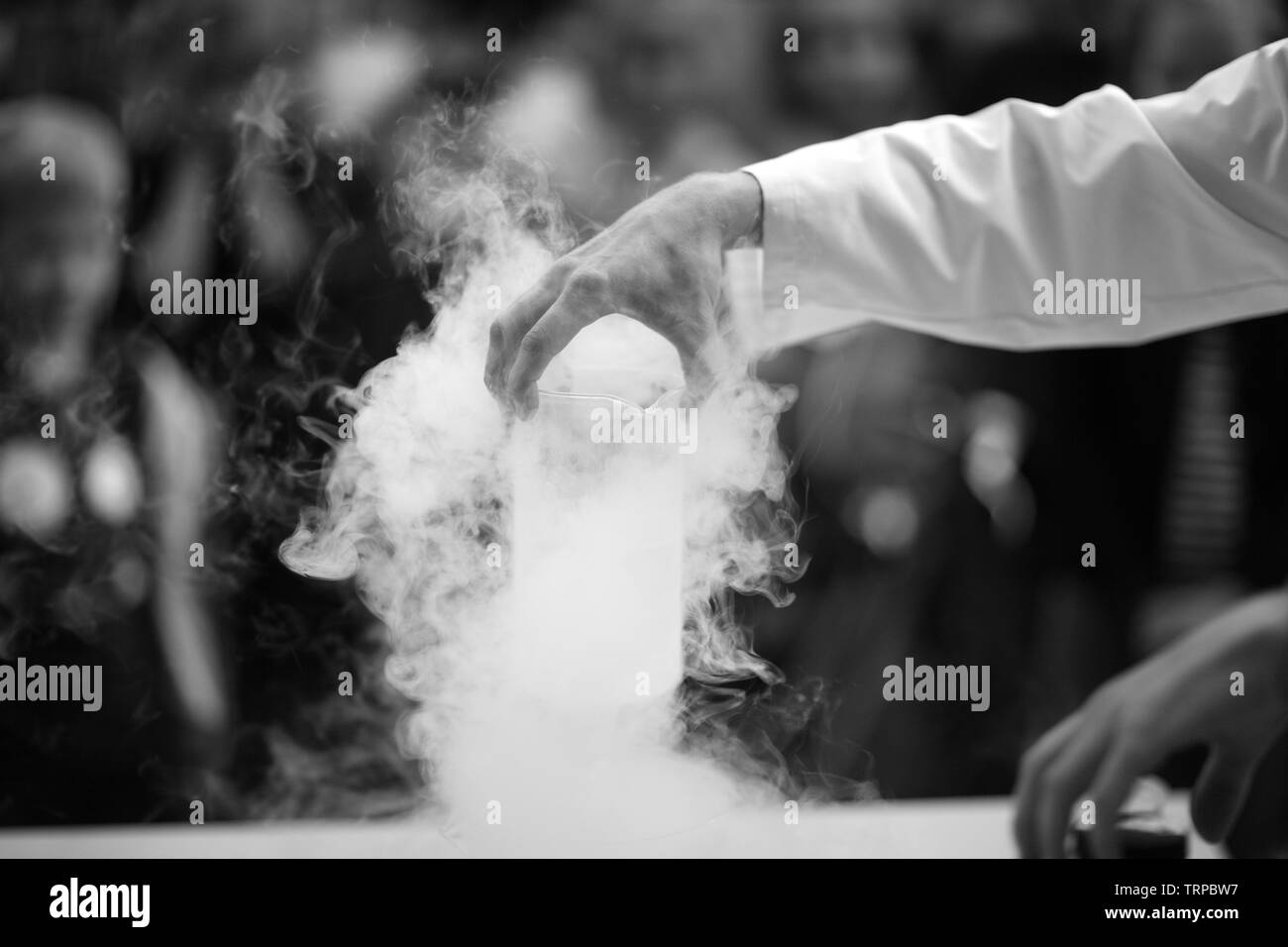 Chemical reaction dry ice hi-res stock photography and images - Alamy