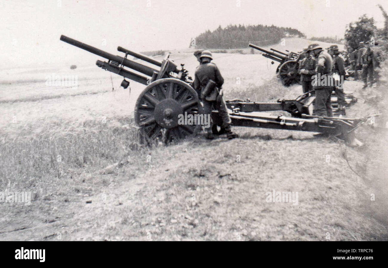 German Artillery Field Howitzers firing in France 1940 Stock Photo - Alamy