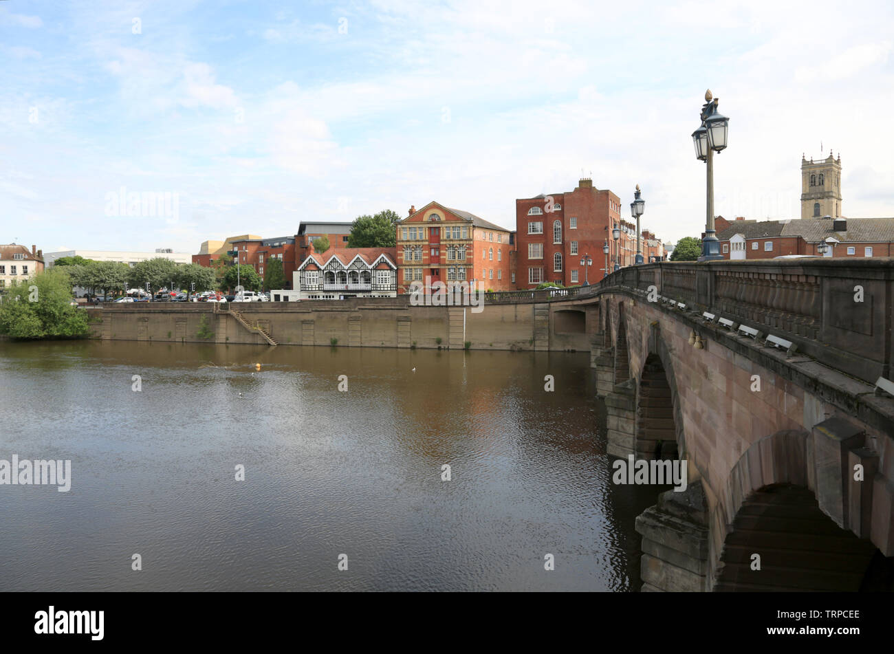 Stone bridge carrying the A44 over the river Severn at Worcester ...