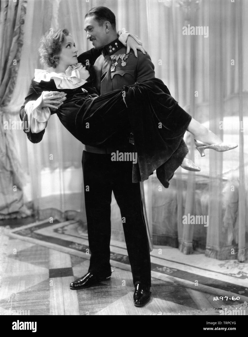 MARLENE DIETRICH and VICTOR McLAGLEN in DISHONORED / DISHONOURED 1931 ...